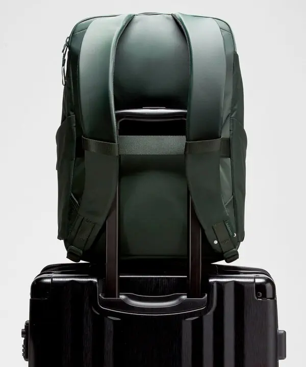 Lululemon Everyday Backpack 21l - Rainforest Green | Editorialist